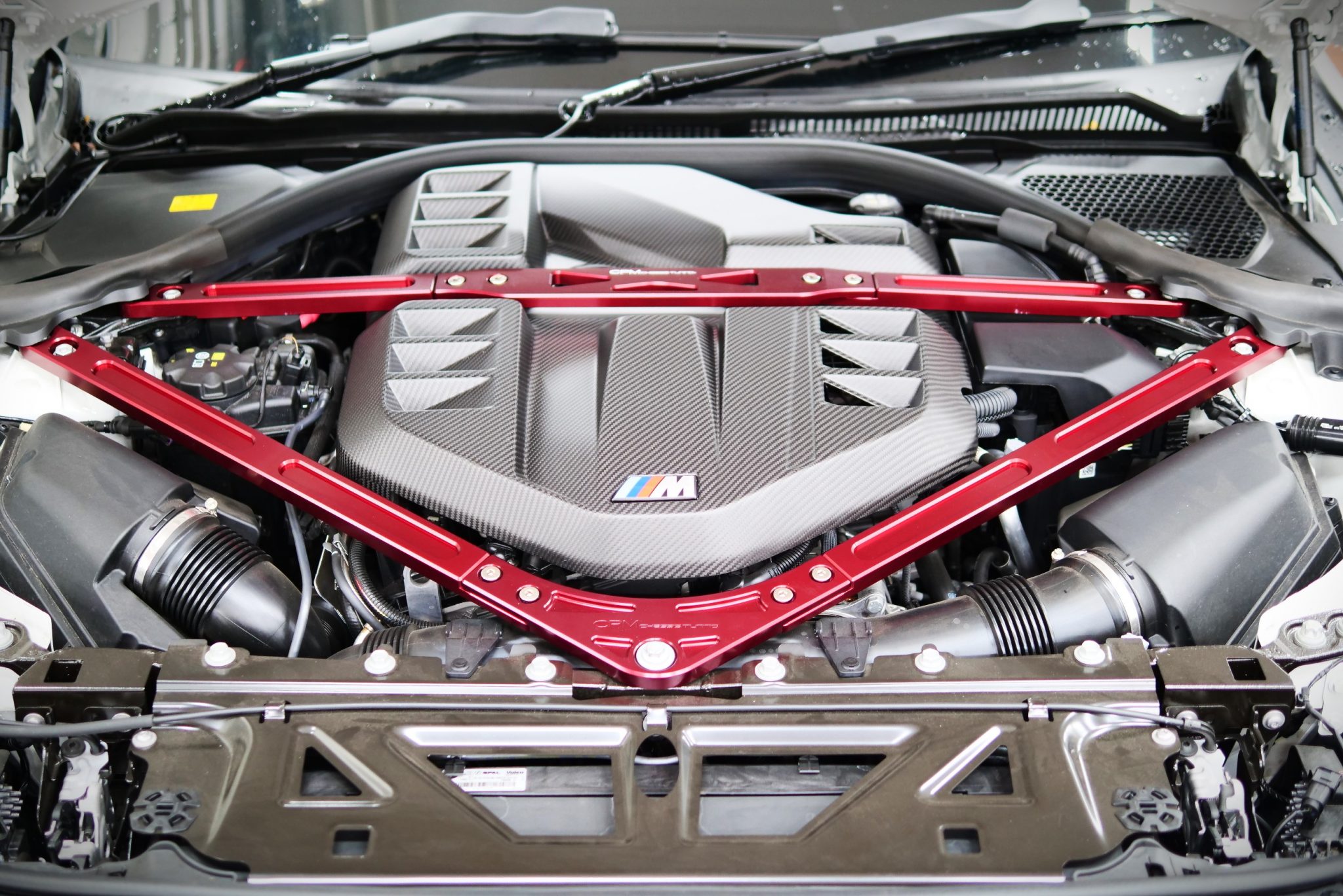 BMW G87M2「Kちゃん号」にスペシャルカラーのCPM Strut Brace！アガる⤴⤴⤴ | Studie[スタディ]