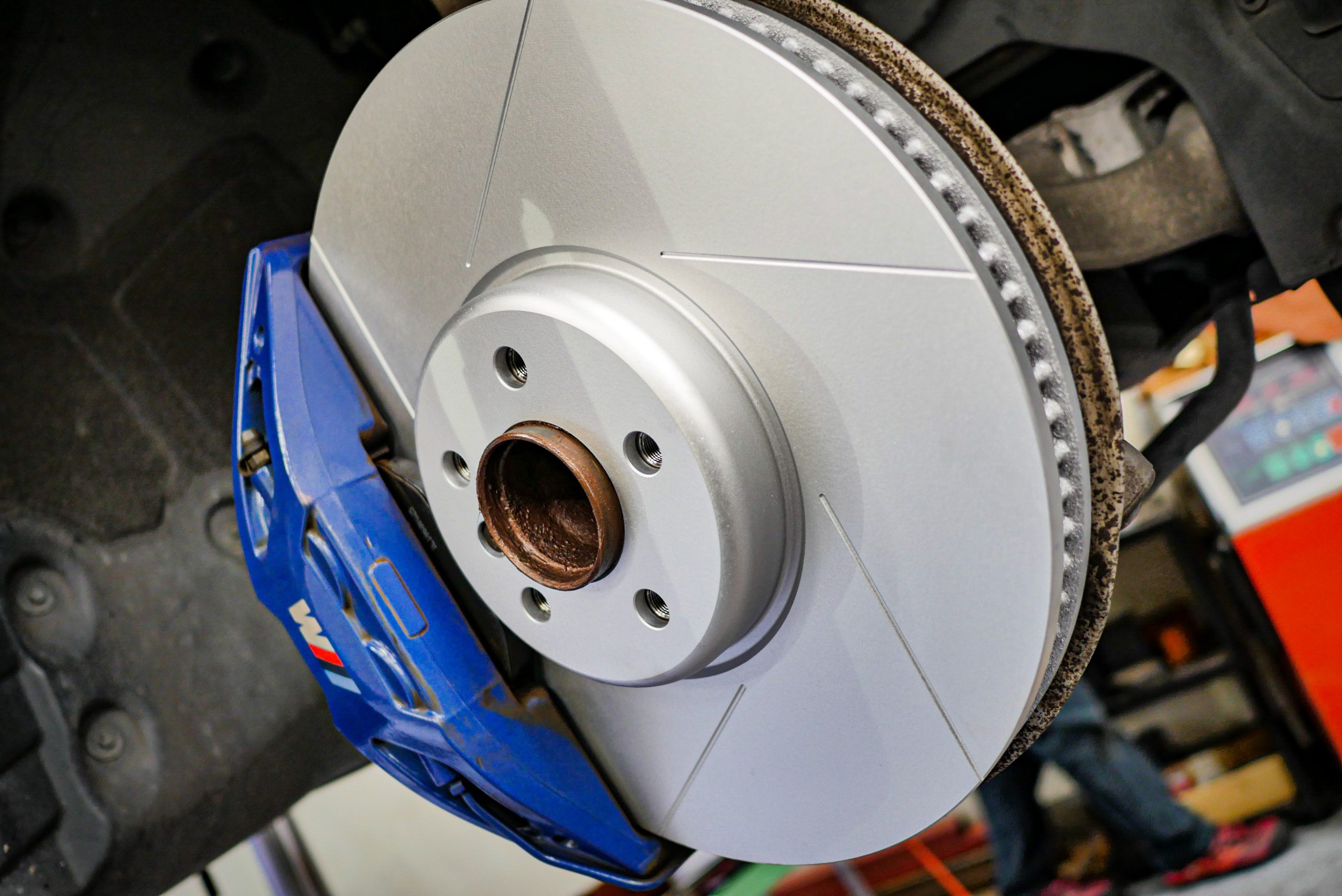 残り期間数日！！BMWのブレーキをDIXCELでアップグレードしましょー(^_-) | Studie[スタディ]