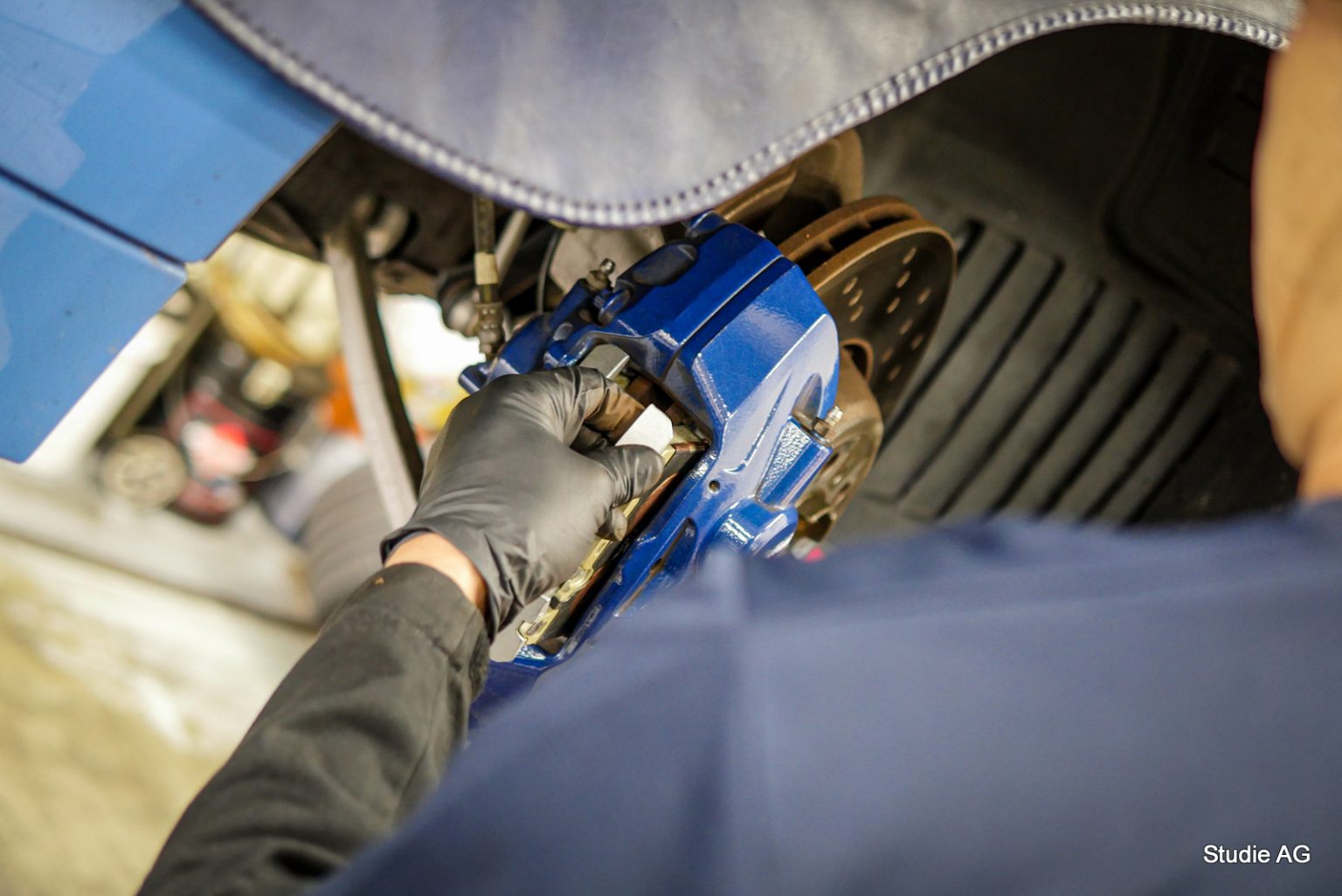 パット交換のみで制動力の向上をガチ体感出来ちゃうDIXCEL ZパットをBMW F82 M4に！ | Studie[スタディ]