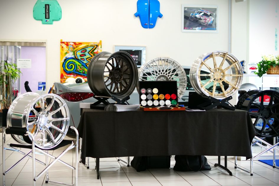 BMW＆MINI＆GR SUPRAの3台のデモカーが集結！お初なスタディ東京イベント！2日目スタート！ | Studie[スタディ]