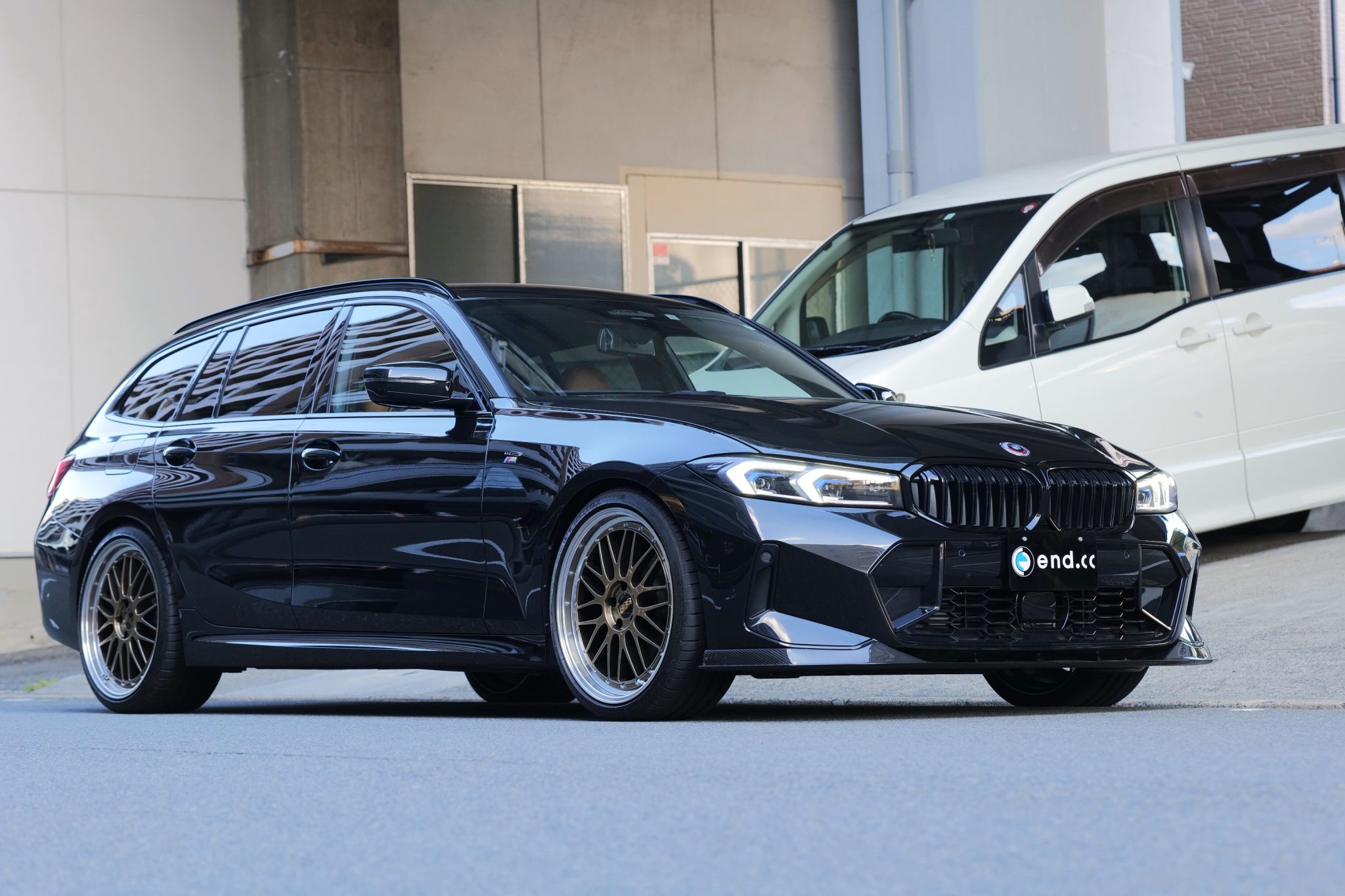 【横浜店 end.ccさん】最新BMW G21 3シリーズツーリングLCI用パッケージを纏った一台！ | Studie[スタディ]