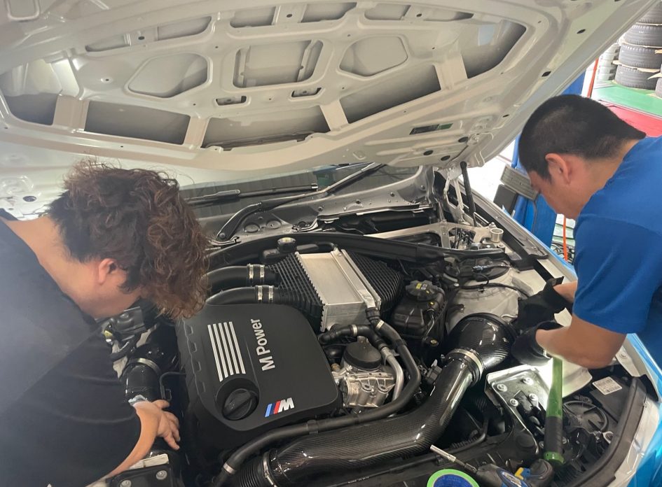 吸引力も絶大なEVENTURIインテークキットをBMW F82 M4へ装着です(^_^) | Studie[スタディ]