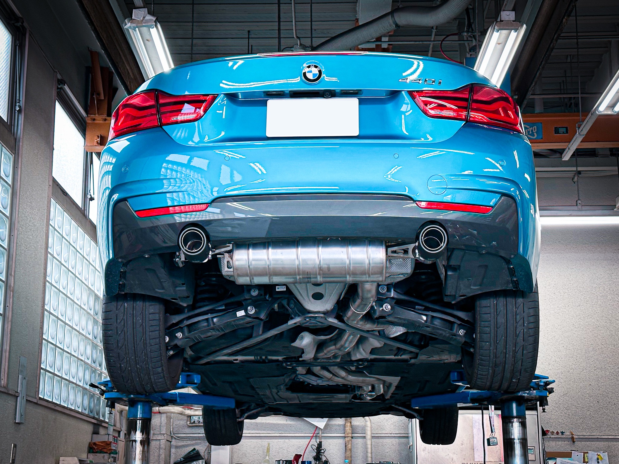 AkrapovicエギゾーストでBMW F33 440iを更に快音にっ！ | Studie[スタディ]