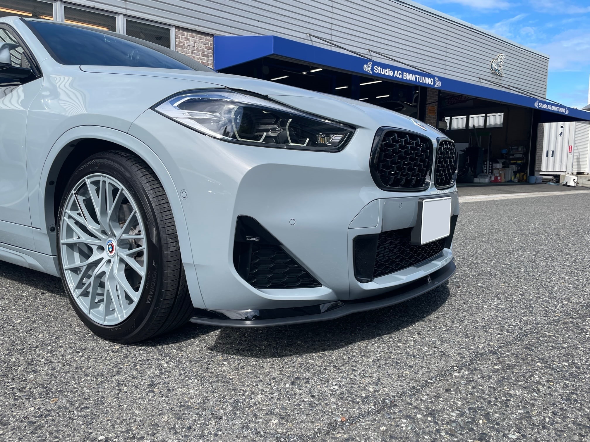 祝！ご納車おめでとうございます。BMW F39 X2 18iとBMWライフを楽しんでくださいませ！ | Studie[スタディ]