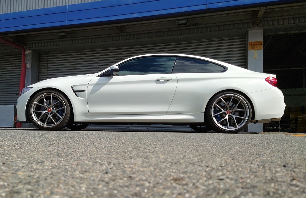 【名古屋店 Fさん】ツボを押さえた機能パーツとカスタムパーツでスマートに仕上がったBMW F82 M4です♪ | Studie[スタディ]