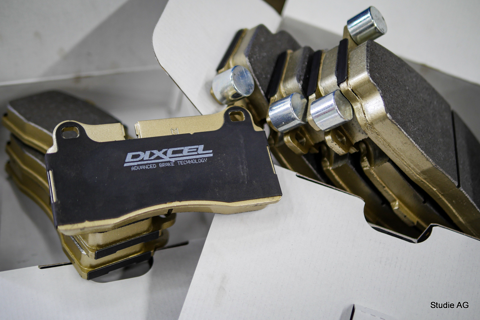 純正システムを活用！パット＆ホースでBMWのブレーキをグレードUP♪ | Studie[スタディ]