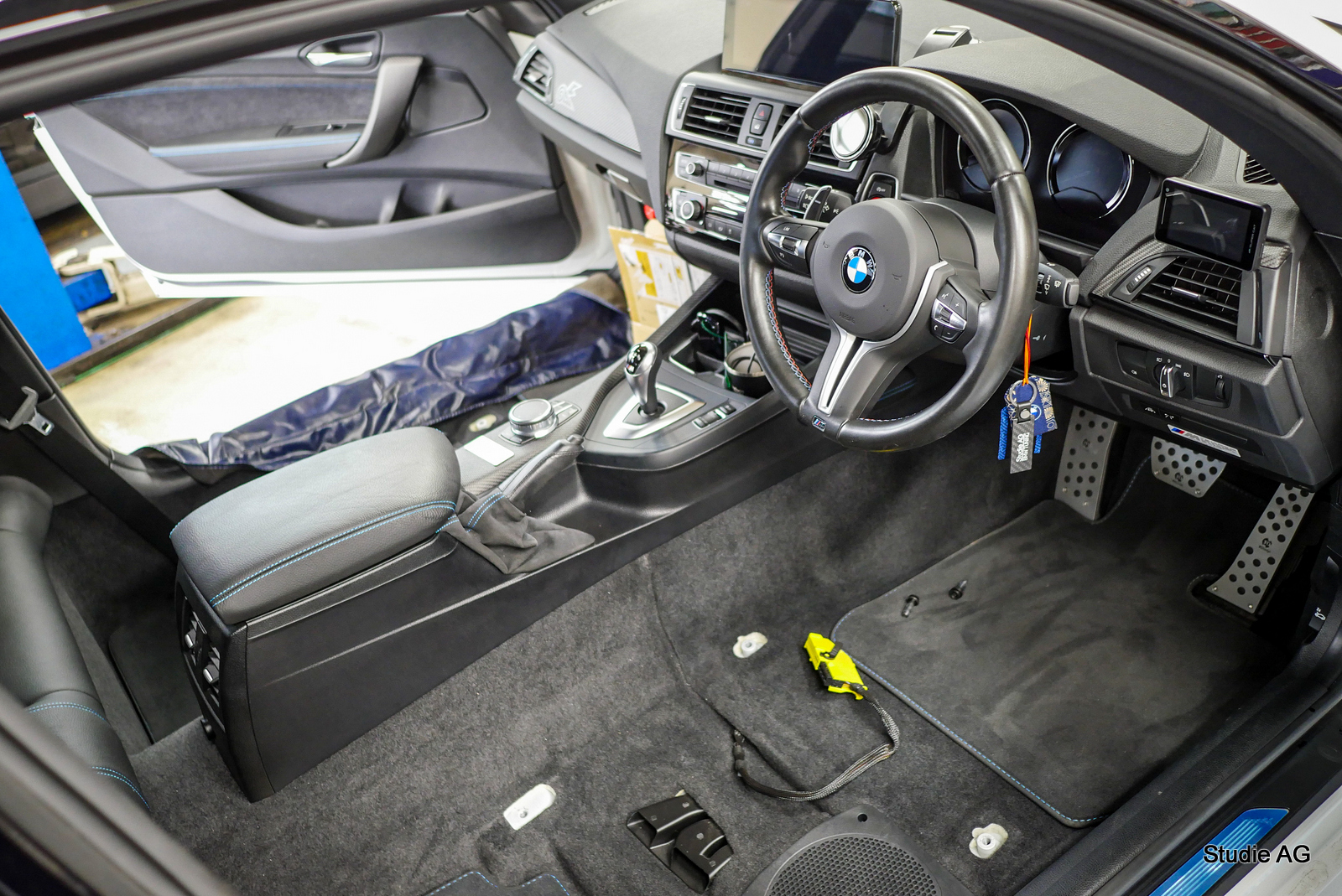BMW F87 M2にRECARO SR-S/Cをカスタムインストール(*^^)v | Studie[スタディ]