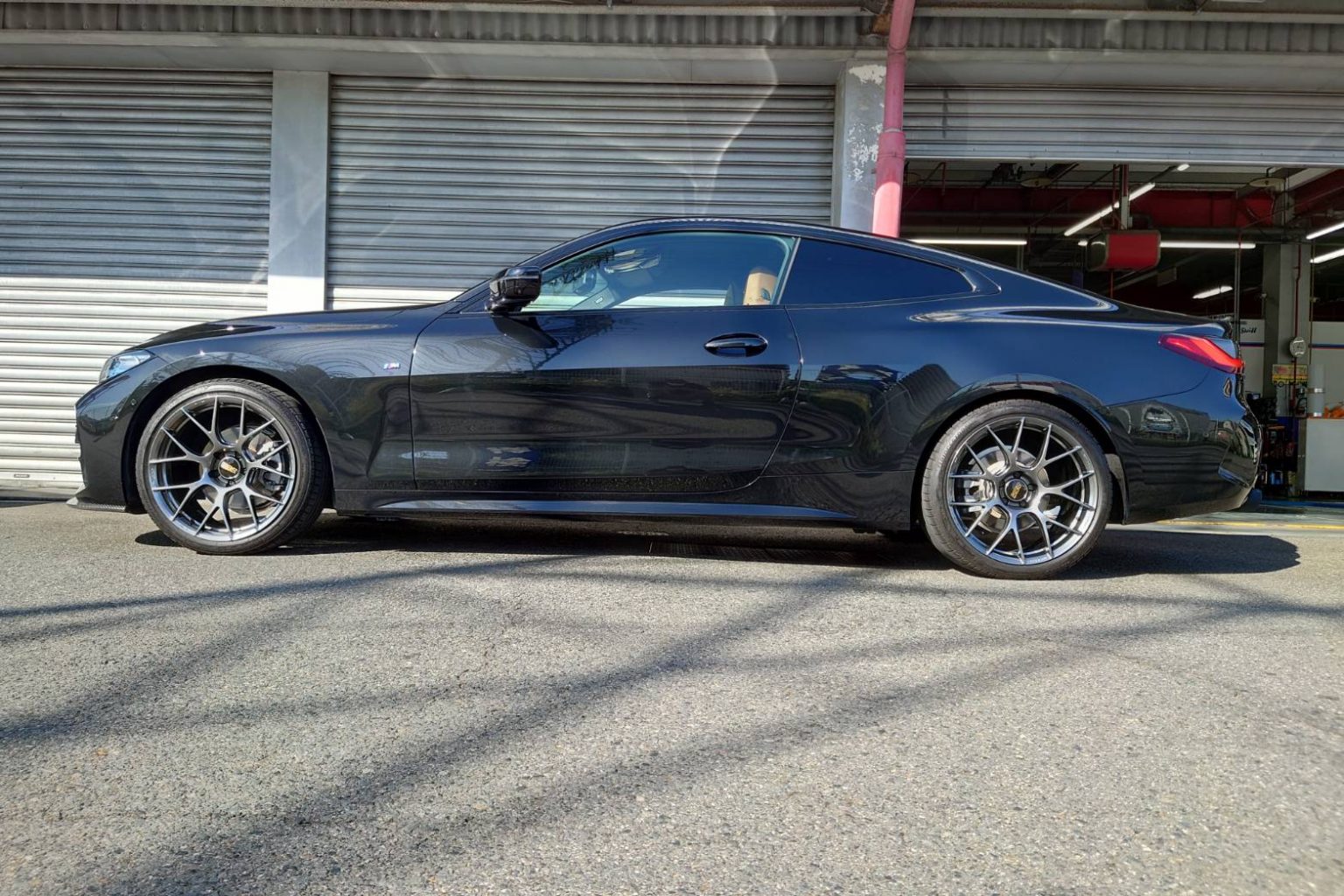 BBS RE-V7装着でめっちゃカッコ良く変身っ！した、BMW G22/4シリーズ♪ | Studie[スタディ]