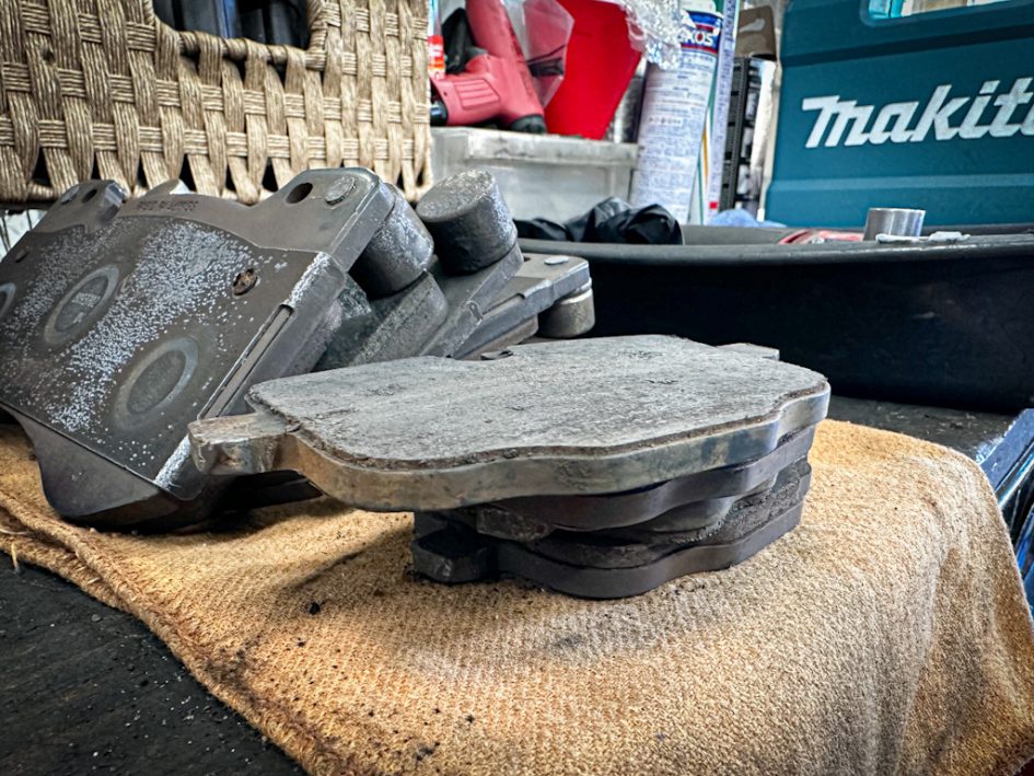 BMWのサーキット走行のお供に！DIXCEL Zタイプブレーキパッドのご装着です♪ | Studie[スタディ]