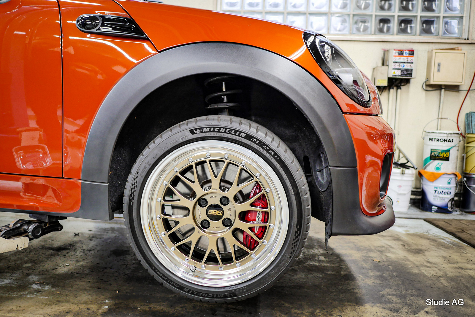 年末までの期間限定販売中なBBS LM30周年カラーをMINI R59 JCWに(*^^)v | Studie[スタディ]