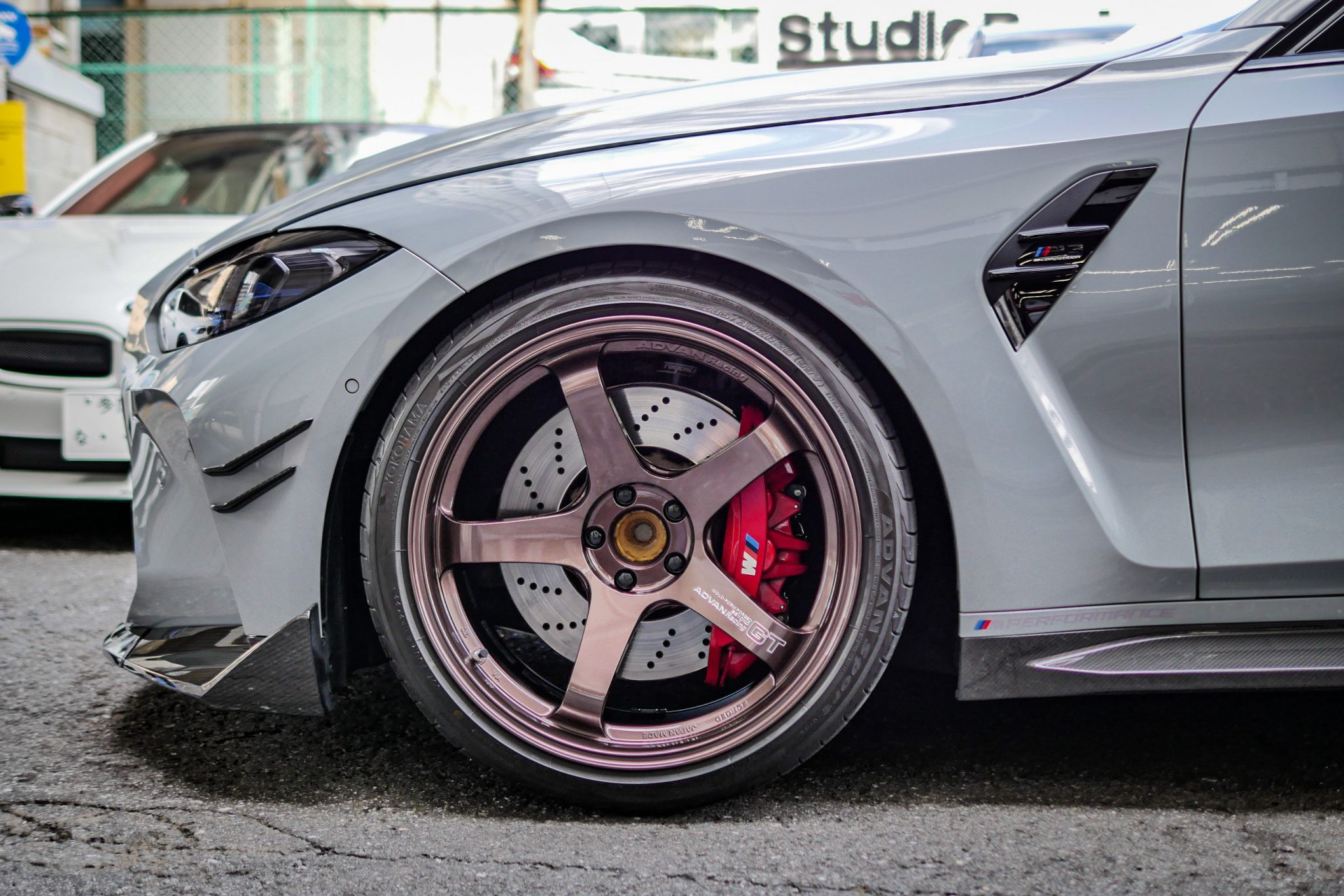 BMW純正採用も続々増えてる♪ADVANタイヤ！人気のWheelも大特価なキャンペーン中(^_-) | Studie[スタディ]