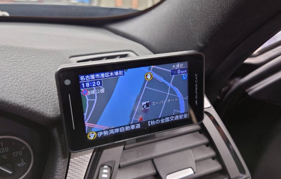 安全で快適なドライブに！と、BMWオーナー様にユピテルレーダー探知機Z2100のご用命を続々と頂いています♪ | Studie[スタディ]