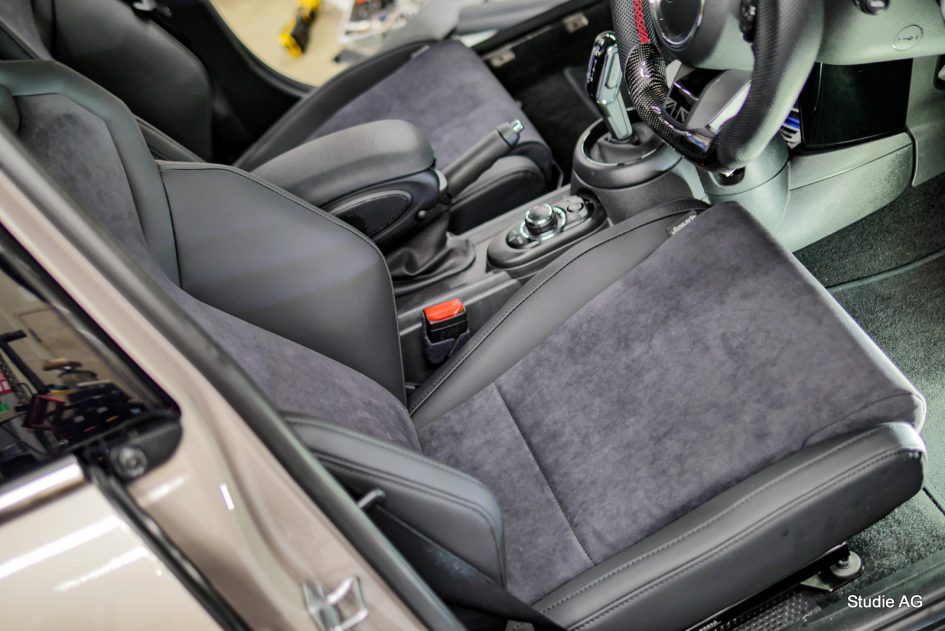 2脚揃える存在感と満足度♪MINI F55にRECARO SR-C投入ー！ | Studie[スタディ]