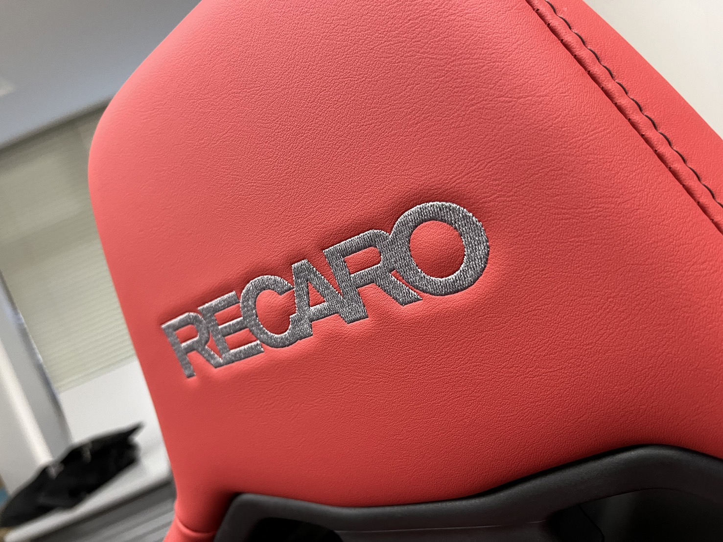 BMWでも人気の予感しかない！RECARO最新モデルSR-S/SR-C！！ | Studie[スタディ]