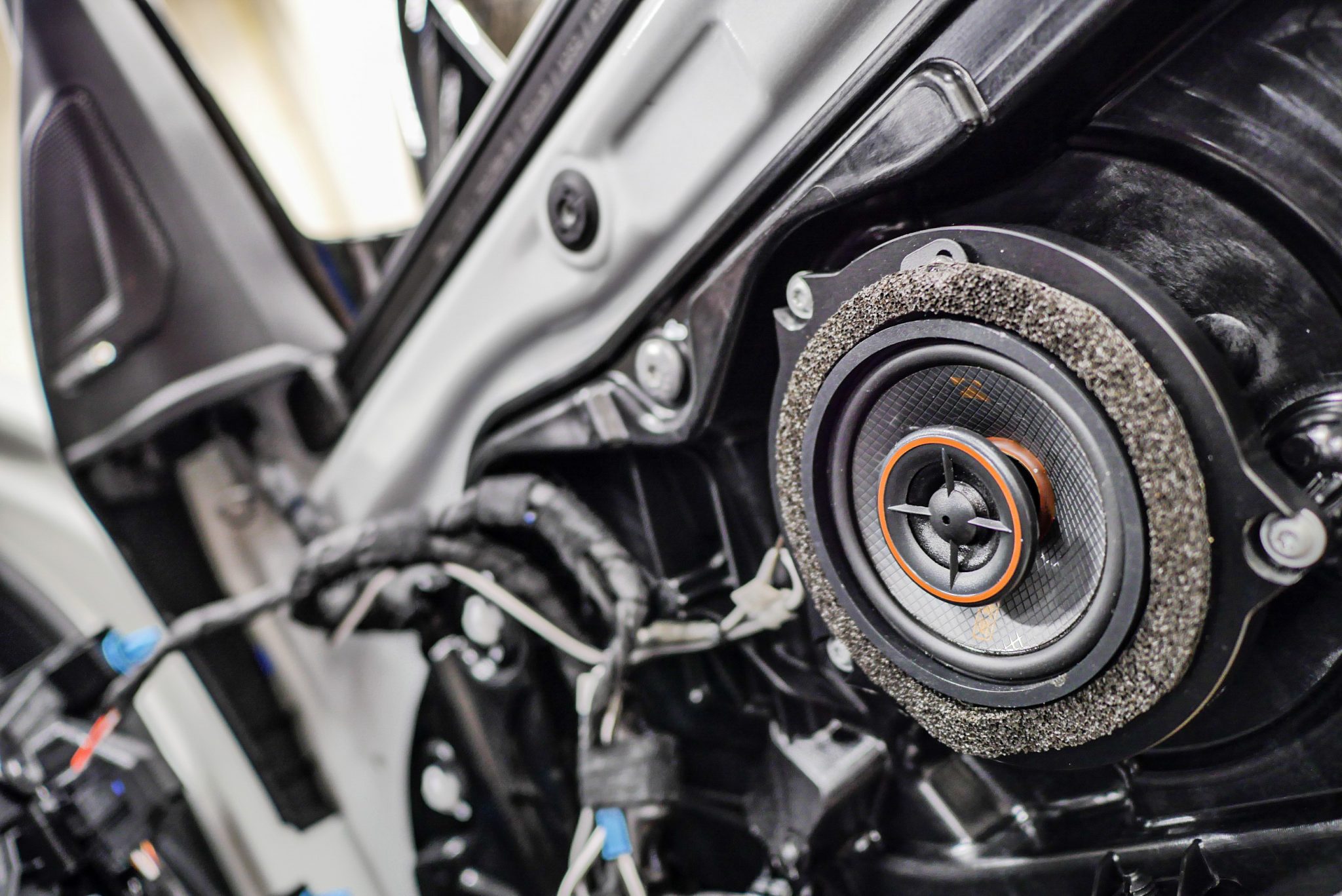 ラインナップ追加！Studie Sound System♪ KICKER（キッカーRED）製トレードインスピーカー！ | Studie[スタディ]