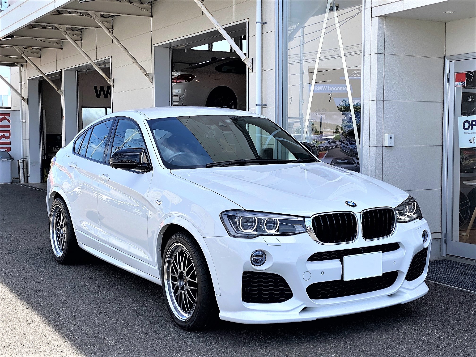 【仙台店 Nさん】仕様変更で雰囲気激変!!渋さを増したBMW F26 X4!! | Studie[スタディ]