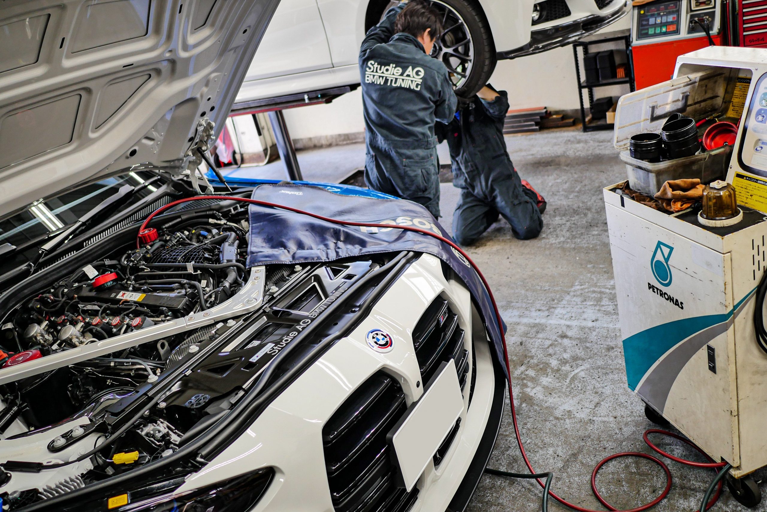 最新BMW Mエンジン！S58にも対応♪Studie Engine Cleaning！ | Studie[スタディ]