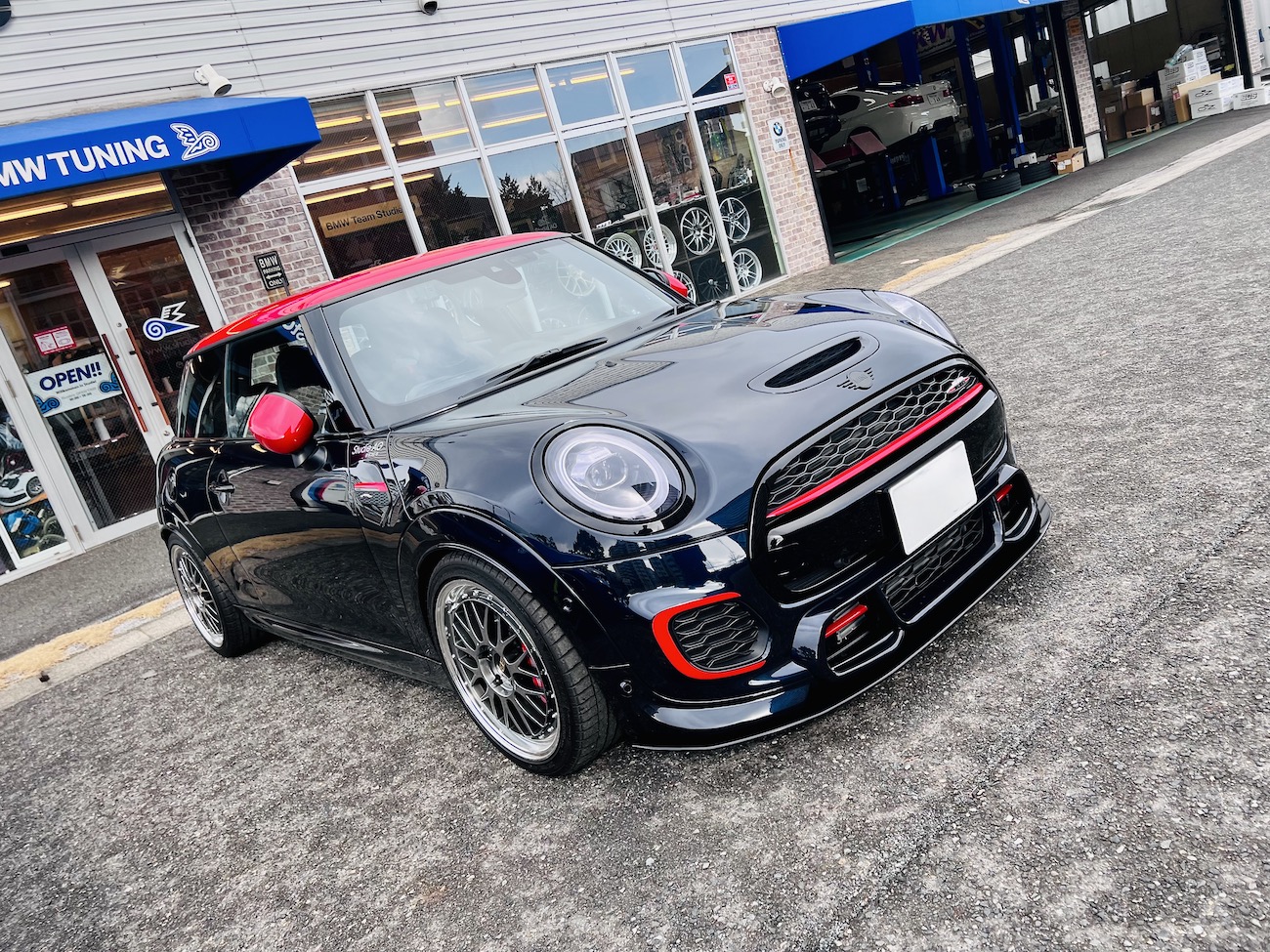 BMW MINI AMSECHSフロントスポイラー、F56/JCWにお取付させて頂きました。ハンサムボーイになりましたよ(^ ^) | Studie[スタディ]