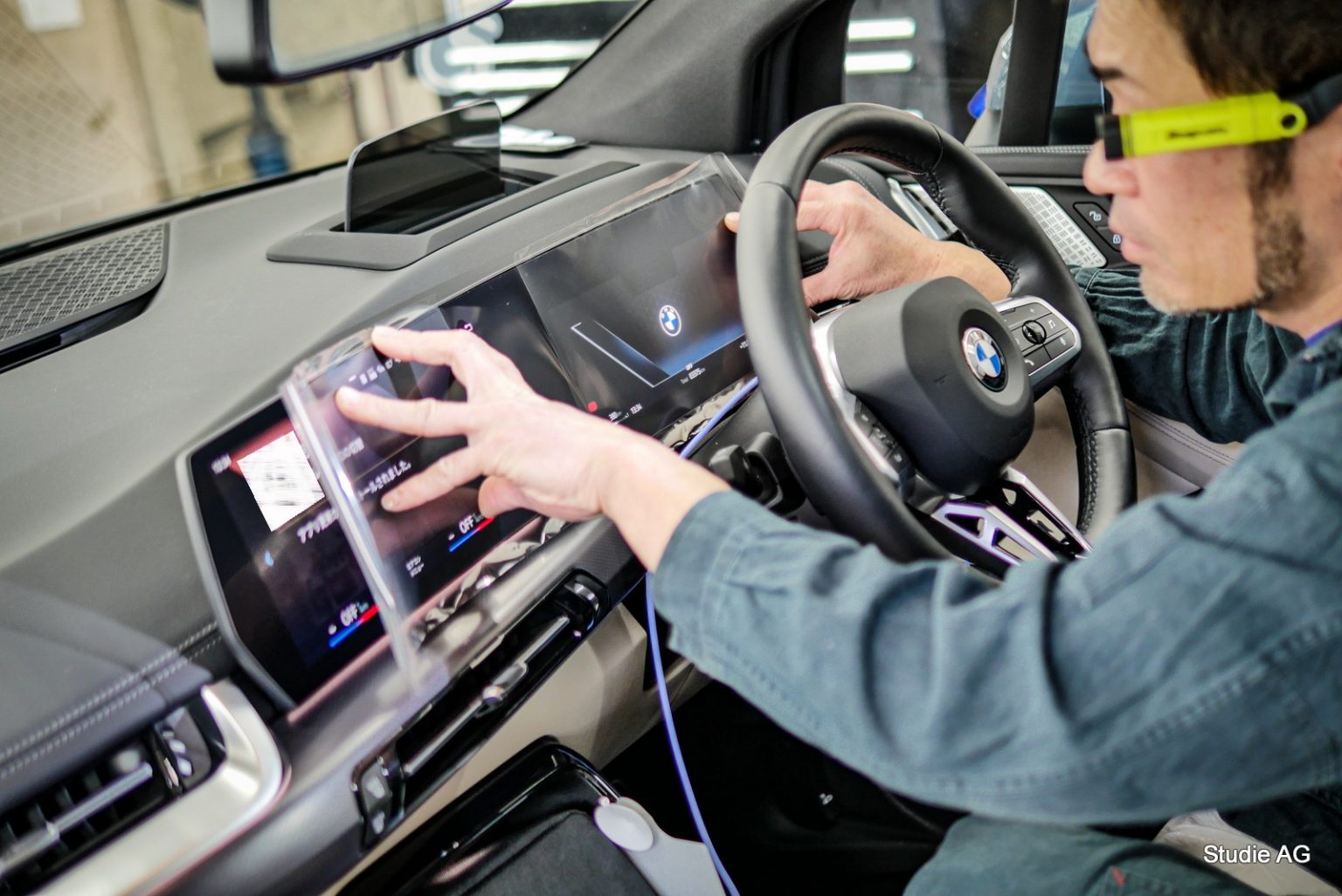 毎日売れてる♪大事なモニターを保護＆見やすさUP！Deff MadeのBMW専用品！ | Studie[スタディ]