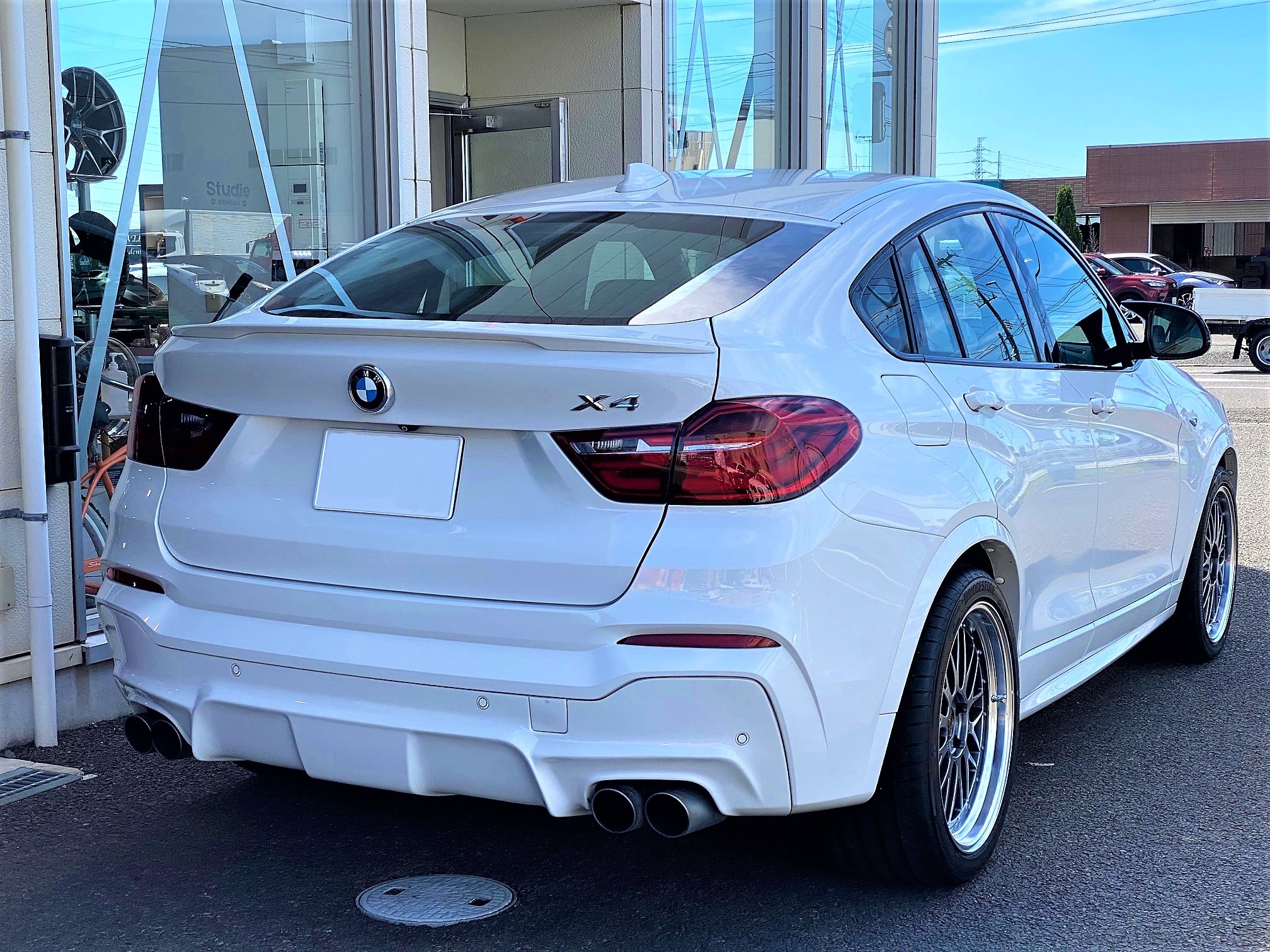 【仙台店 Nさん】仕様変更で雰囲気激変!!渋さを増したBMW F26 X4!! | Studie[スタディ]