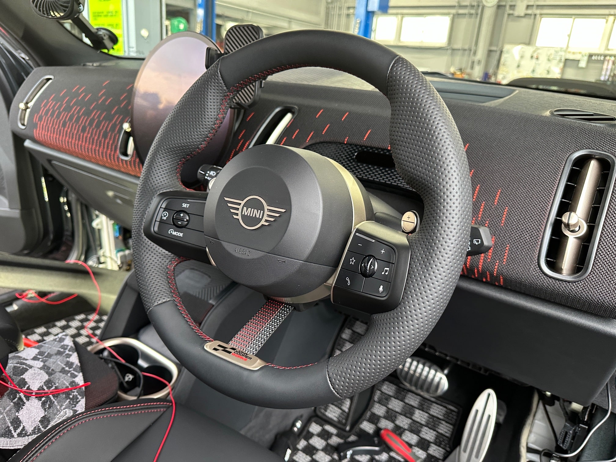 新しくなったStudieAG神戸店へこちらも新しくなったU25 MINI CountrymanJCWのご来店(^_^) | Studie[スタディ]