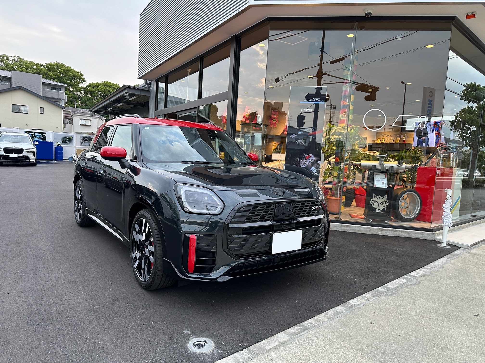 新しくなったStudieAG神戸店へこちらも新しくなったU25 MINI CountrymanJCWのご来店(^_^) | Studie[スタディ]