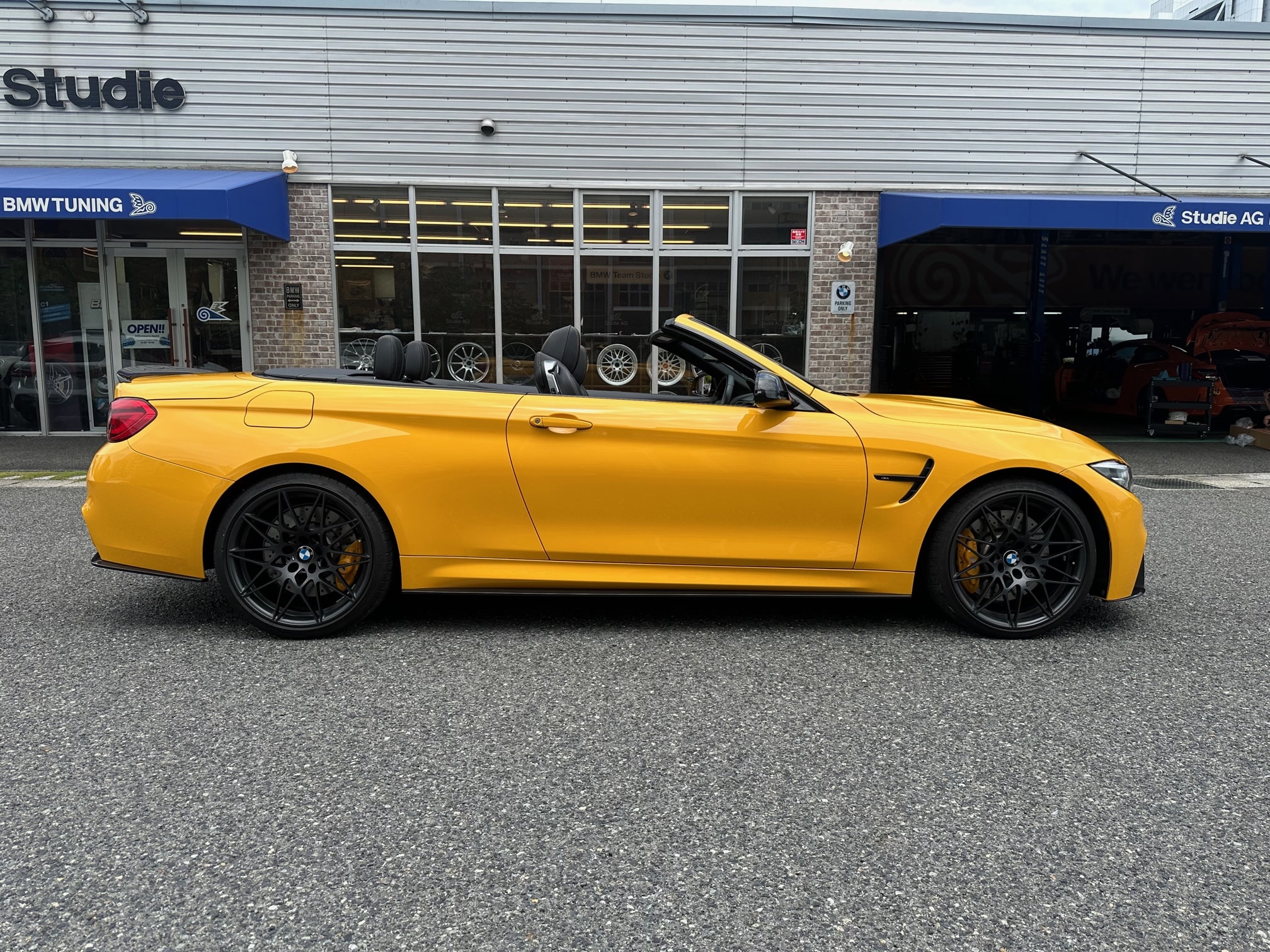 マンダリンⅡカラーが美しいF83 M4へ3DDesignエアロパーツを装着です！ | Studie[スタディ]