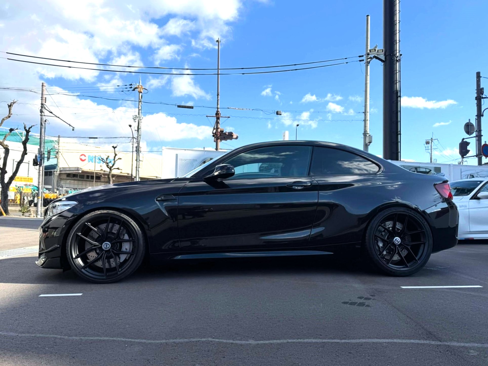 昨年移転のスタディ神戸店は2025年もBMWと関西を盛り上げてまいります(^_^)/ | Studie[スタディ]