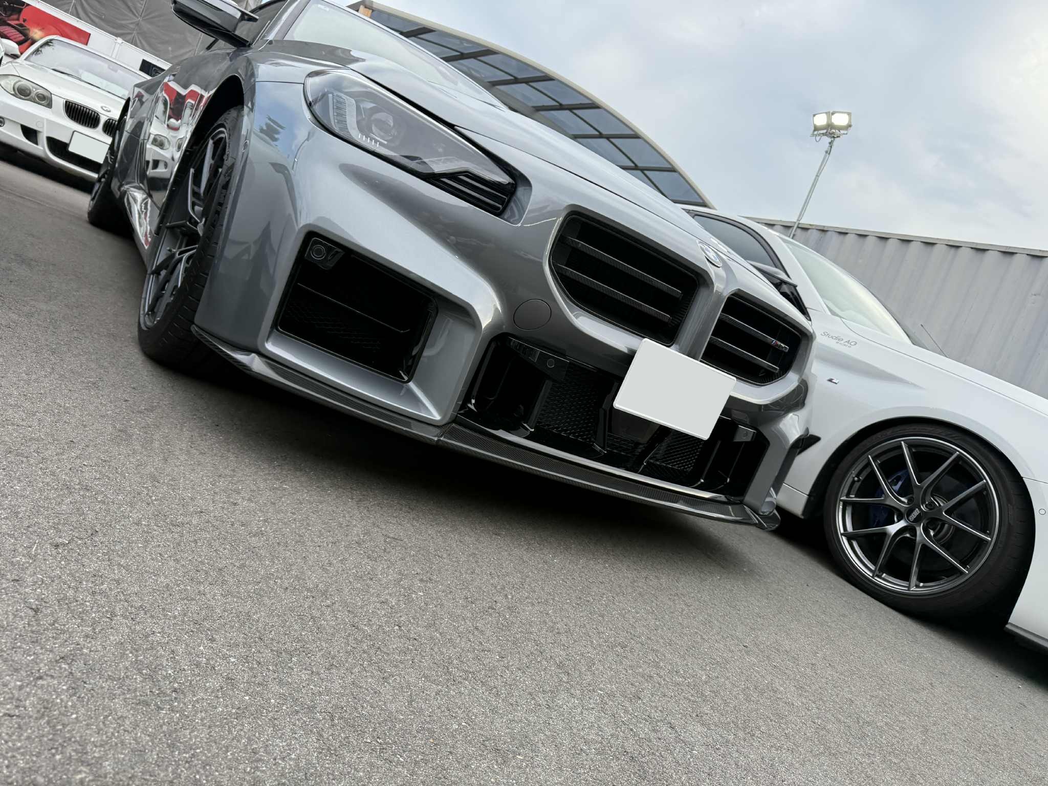 BMW G87 M2へend.ccスポイラー&INDIVカーボンキドニーグリル(^_^) | Studie[スタディ]