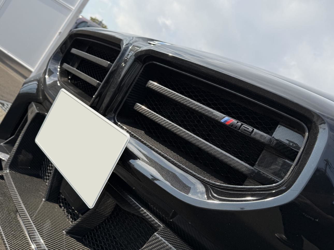 INDIV CARBON DOUBLE SLAT GRILをBMW G87 M2へ装着です(^_^) | Studie[スタディ]