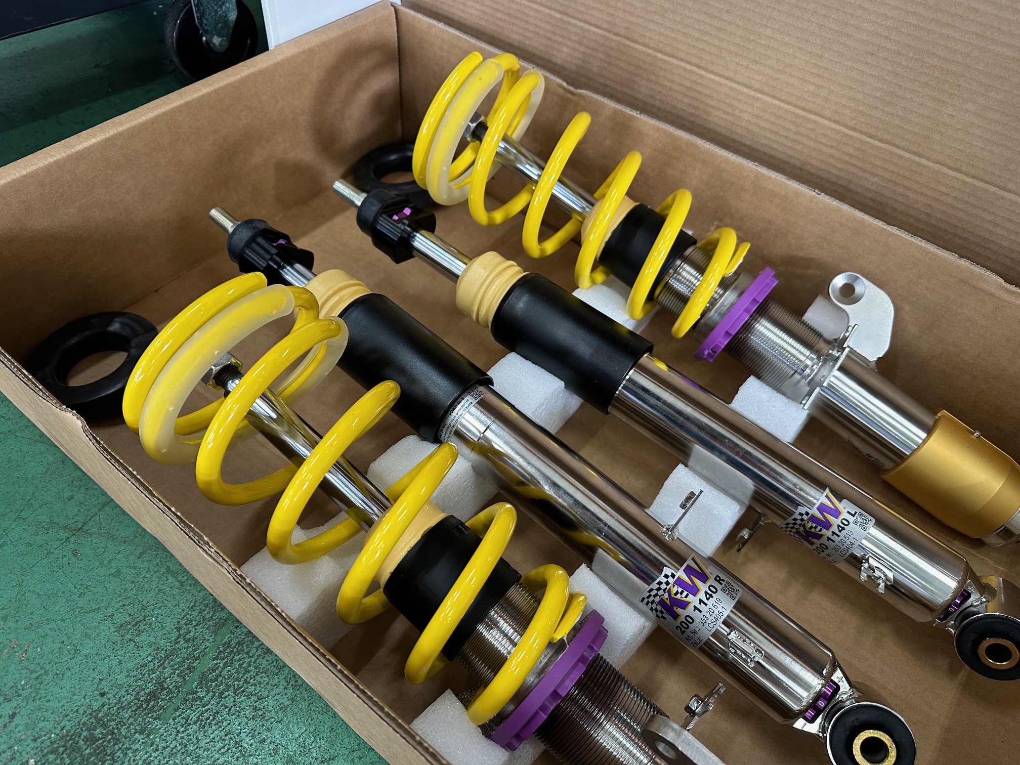 BMW F82 M4へGoodな乗り味をもたらすKW V3サスペンションを装着です(^_^) | Studie[スタディ]