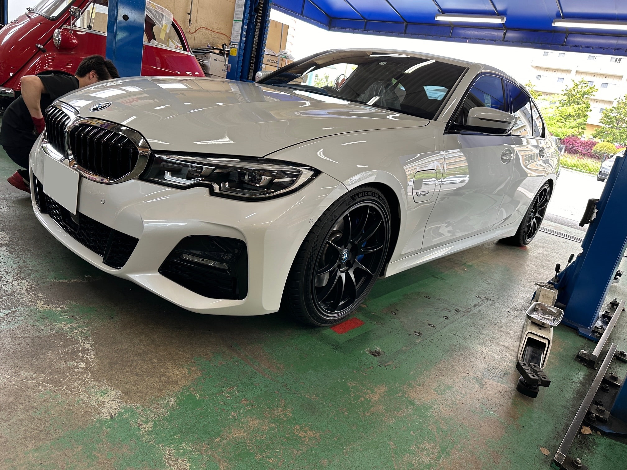 BMW G20 330eもカスタマイズ！ KW V3とTWS RS317ホイールでCoolな仕上がりに(^_^) | Studie[スタディ]