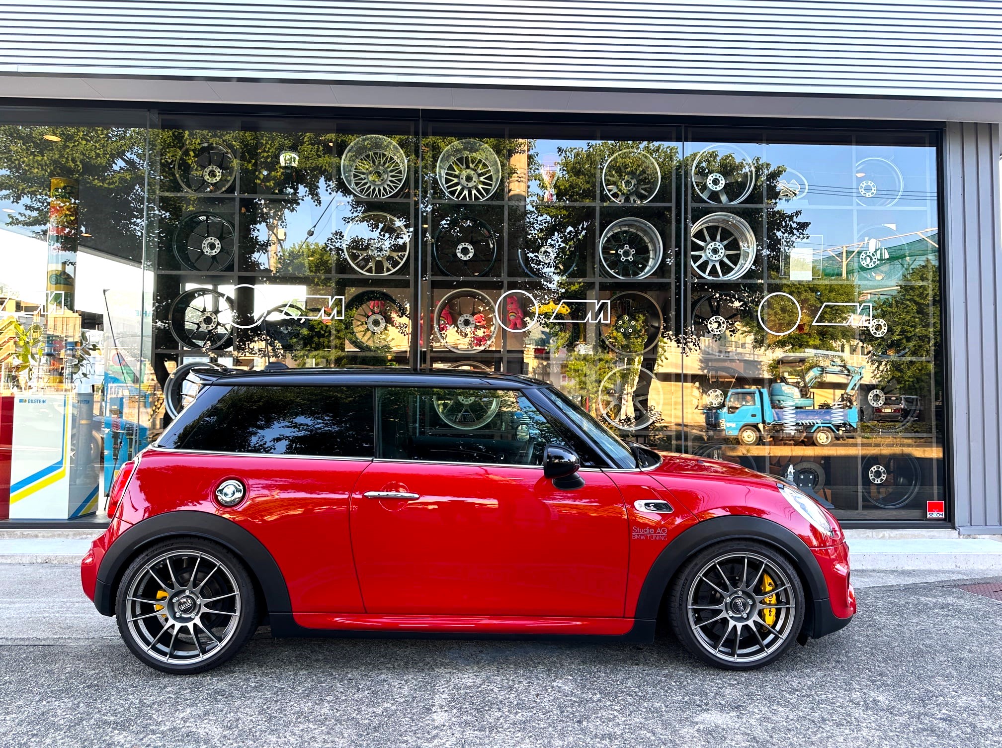 OZ Ultraleggera ＆ MINI F56 Cooper S！走りも楽しい素敵なMINIでございます(^_^) | Studie[スタディ]
