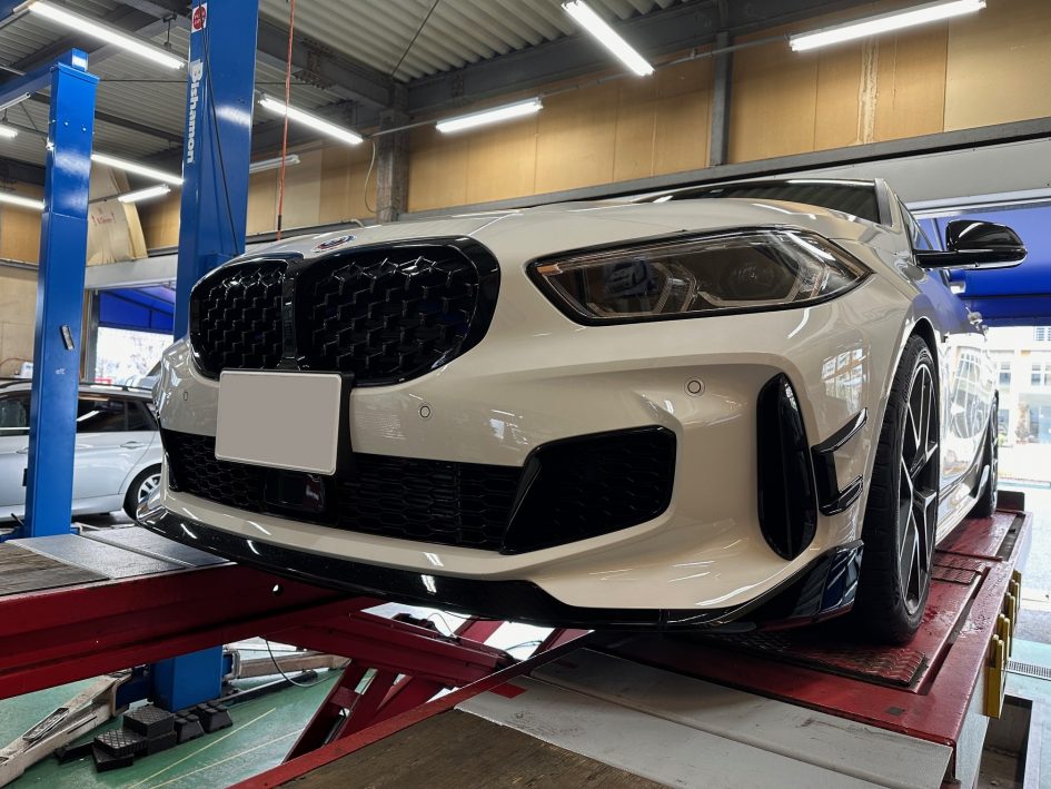 BMW F40 M135iXへM PERFORMANCEアイテム装着です(^_^) | Studie[スタディ]