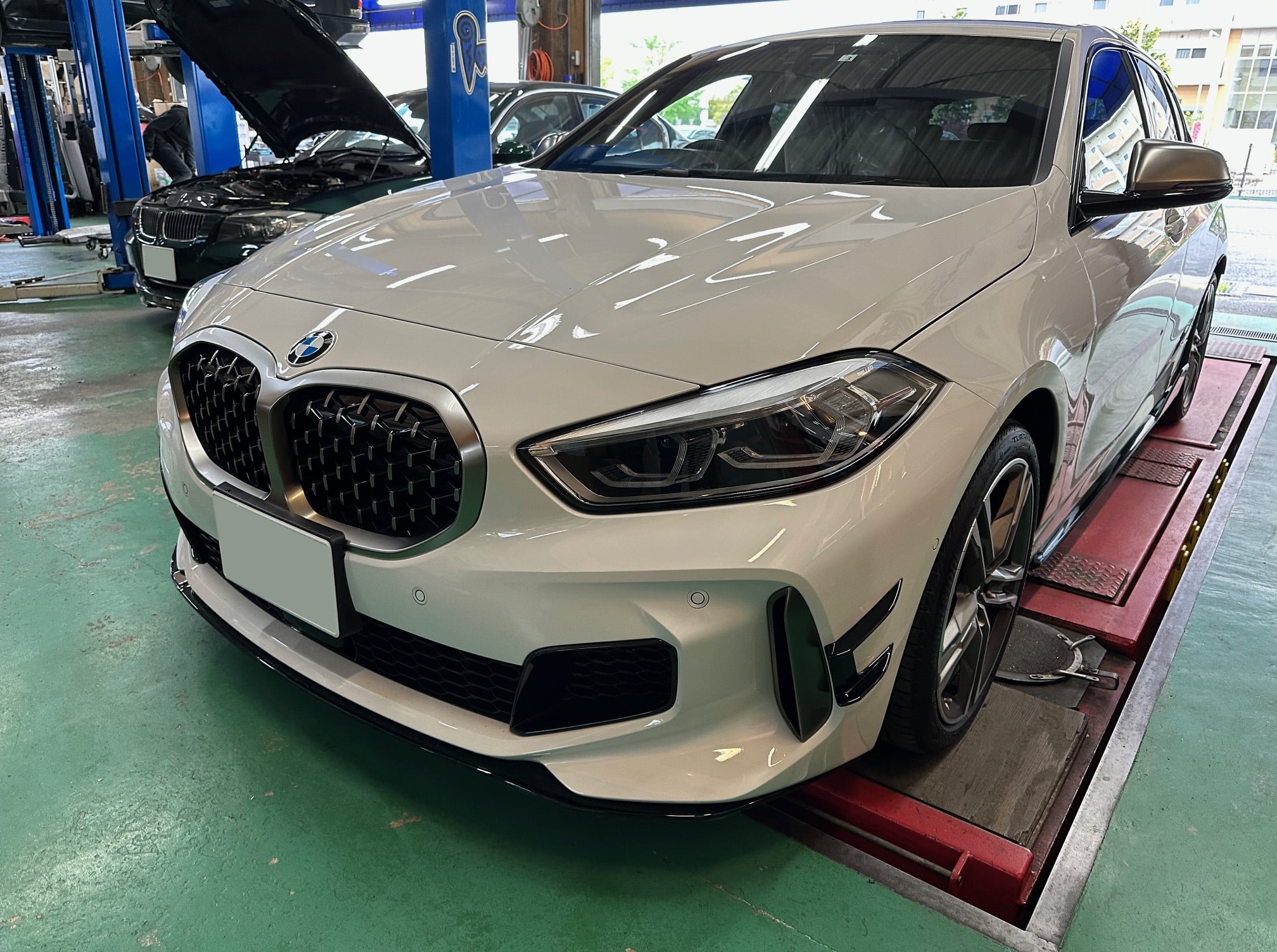 BMW M PERFORMANCEパーツでF40 M135iXをカスタマイズ！ | Studie[スタディ]