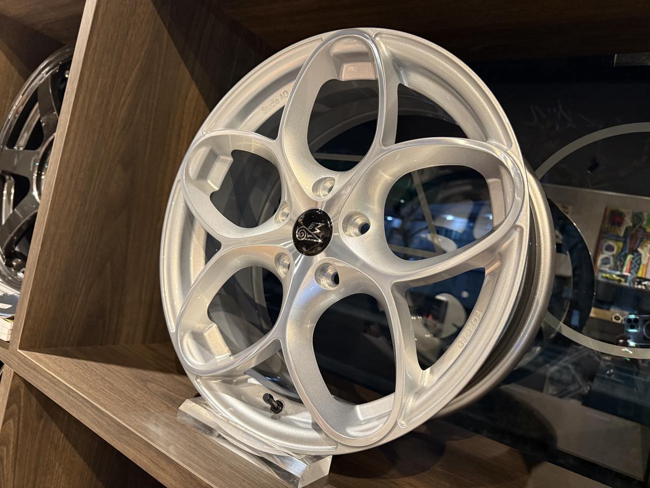 何ともメルヘンで可愛いBMW MINI F66 COOPER Cが神戸店へ襲来(^ ^) | Studie[スタディ]