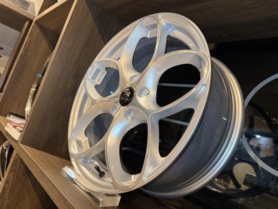 神戸店にも到着！Studie AGオリジナルStF04鍛造 1 ピースホイール(^_^) | Studie[スタディ]