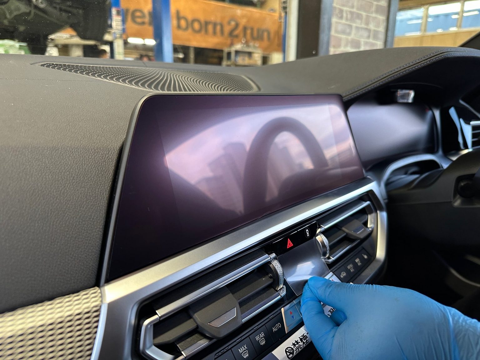 タッチディスプレイをシパッと快適に（^v^）Studie×Deffのディスプレイ保護フィルム！ | Studie[スタディ]