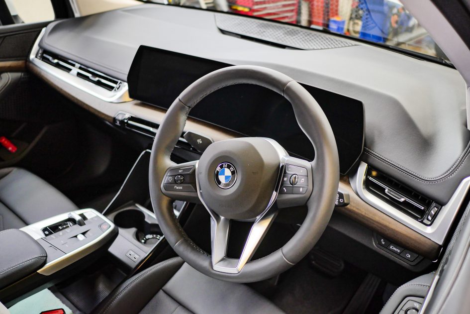 新型BMWアクティブツアラー！U06にDIAMOND SWELL ヘットライトフィルム！ | Studie[スタディ]