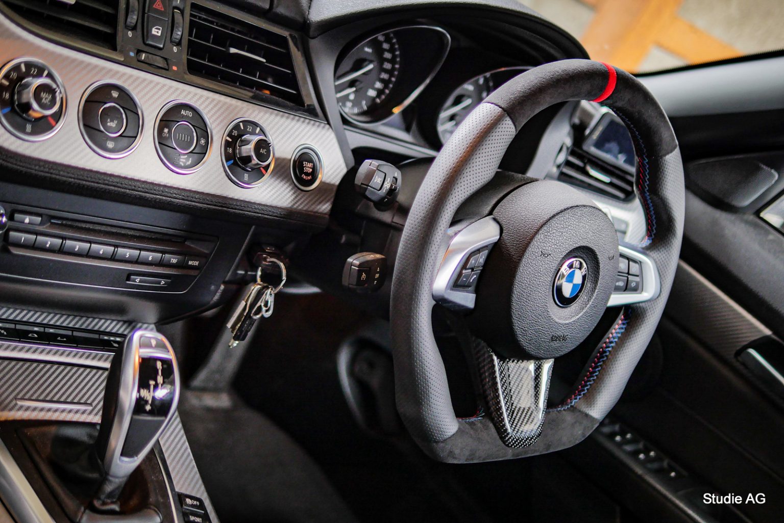 VERSPIELT SPECIAL ORDER仕立てのステアリングをBMW E89Z4に(^_-) | Studie[スタディ]